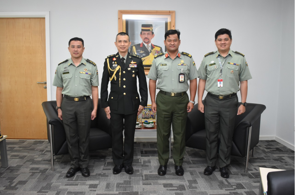 News Headlines - THE COMMANDER OF RBLF RECEIVES FAREWELL CALL...