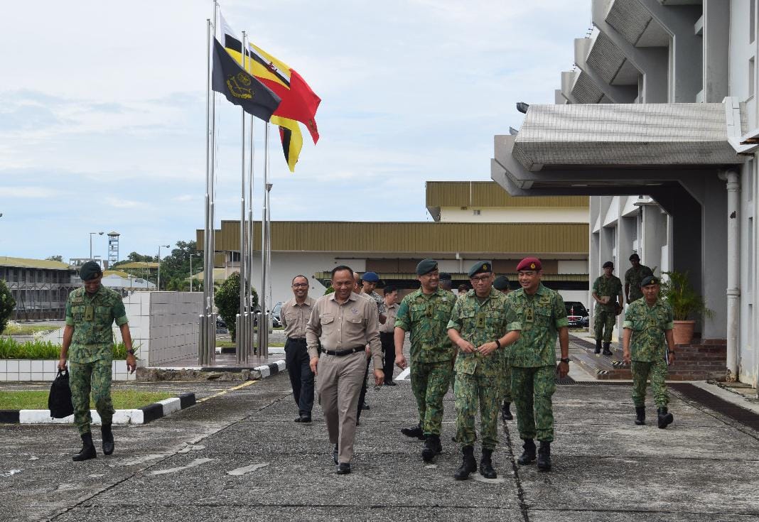 News Headlines - DEPUTY MINISTER OF DEFENCE CONDUCT WORKING...