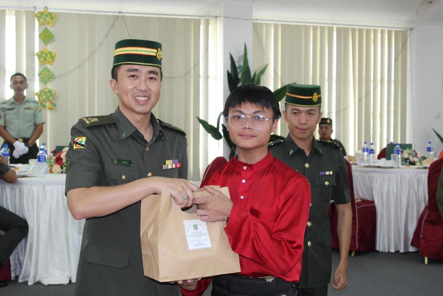 News Headlines - ROYAL BRUNEI LAND FORCE HELD HARI RAYA AIDILADHA...